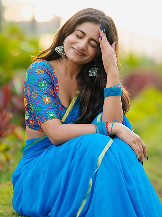 Bigg Boss 7 Nayani Pavani HD Photos: బిగ్‌ బాస్‌-7లోకి పక్కా తెలంగాణ అమ్మాయి నయని పావని (ఫొటోలు ...